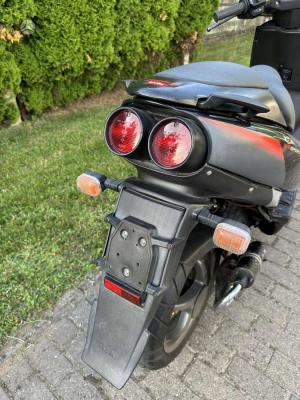 Aprilia SR 2006 in Silute, with an engine capacity of 50.00 L and mileage of 6 thousand km for 1200 €, photo 12 on AUTOMOTO.COM.LV