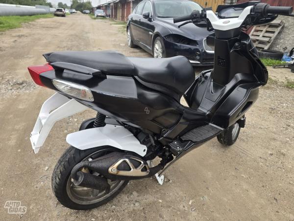 Aprilia SR 2006 Kauņa, ar dzinēja tilpumu 0.00 L un nobraukumu 0 tūkst. km par 799 €, foto 4 vietnē AUTOMOTO.COM.LV