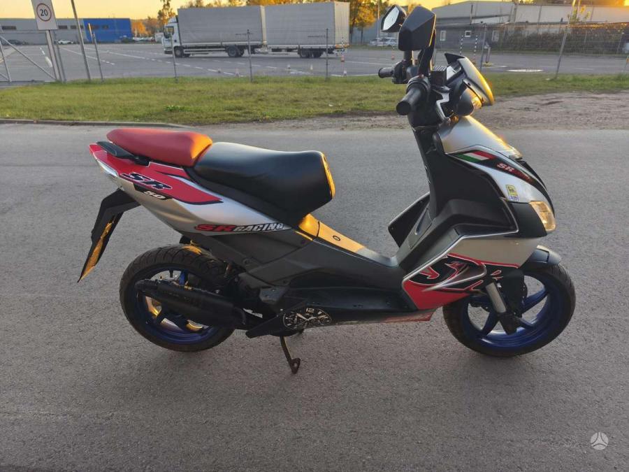 Aprilia SR 2007 in Kaunas, with an engine capacity of 50.00 L and mileage of 23 thousand km for 1200 €, photo 7 on AUTOMOTO.COM.LV