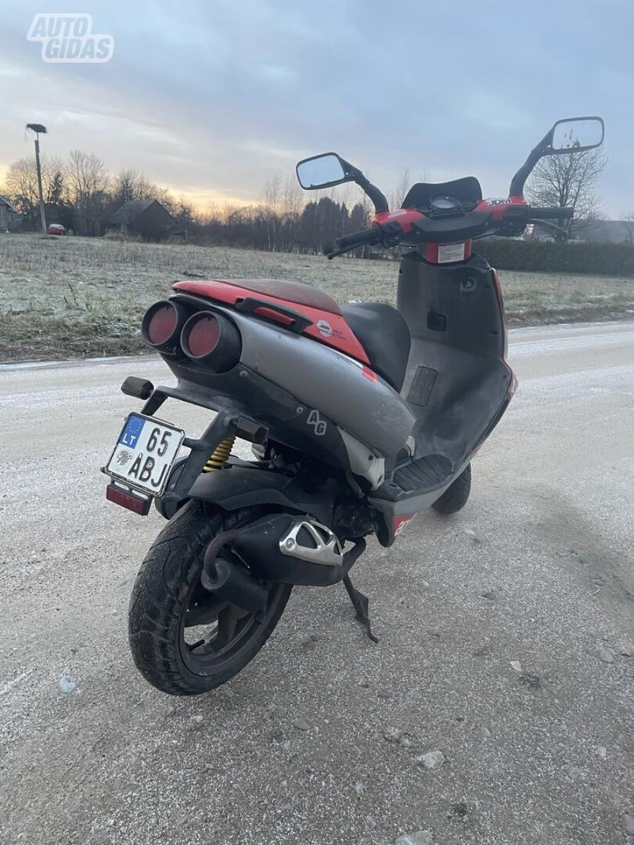 Aprilia SR 2007 in Gargzdai, with an engine capacity of 0.05 L and mileage of 0 thousand km for 470 €, photo 4 on AUTOMOTO.COM.LV