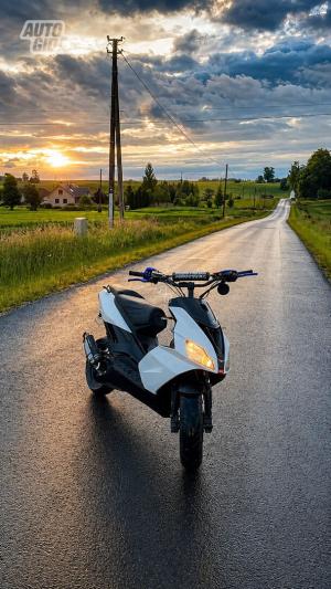 Aprilia SR 2007 Alīta, ar dzinēja tilpumu 0.05 L un nobraukumu 23 tūkst. km par 1850 €, foto  vietnē AUTOMOTO.COM.LV