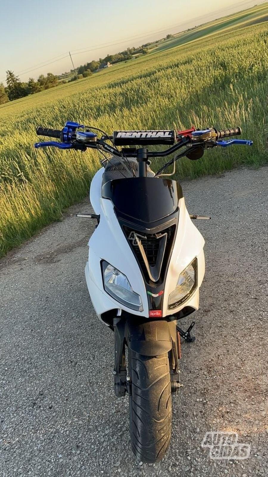 Aprilia SR 2007 Alīta, ar dzinēja tilpumu 0.05 L un nobraukumu 23 tūkst. km par 1850 €, foto 8 vietnē AUTOMOTO.COM.LV