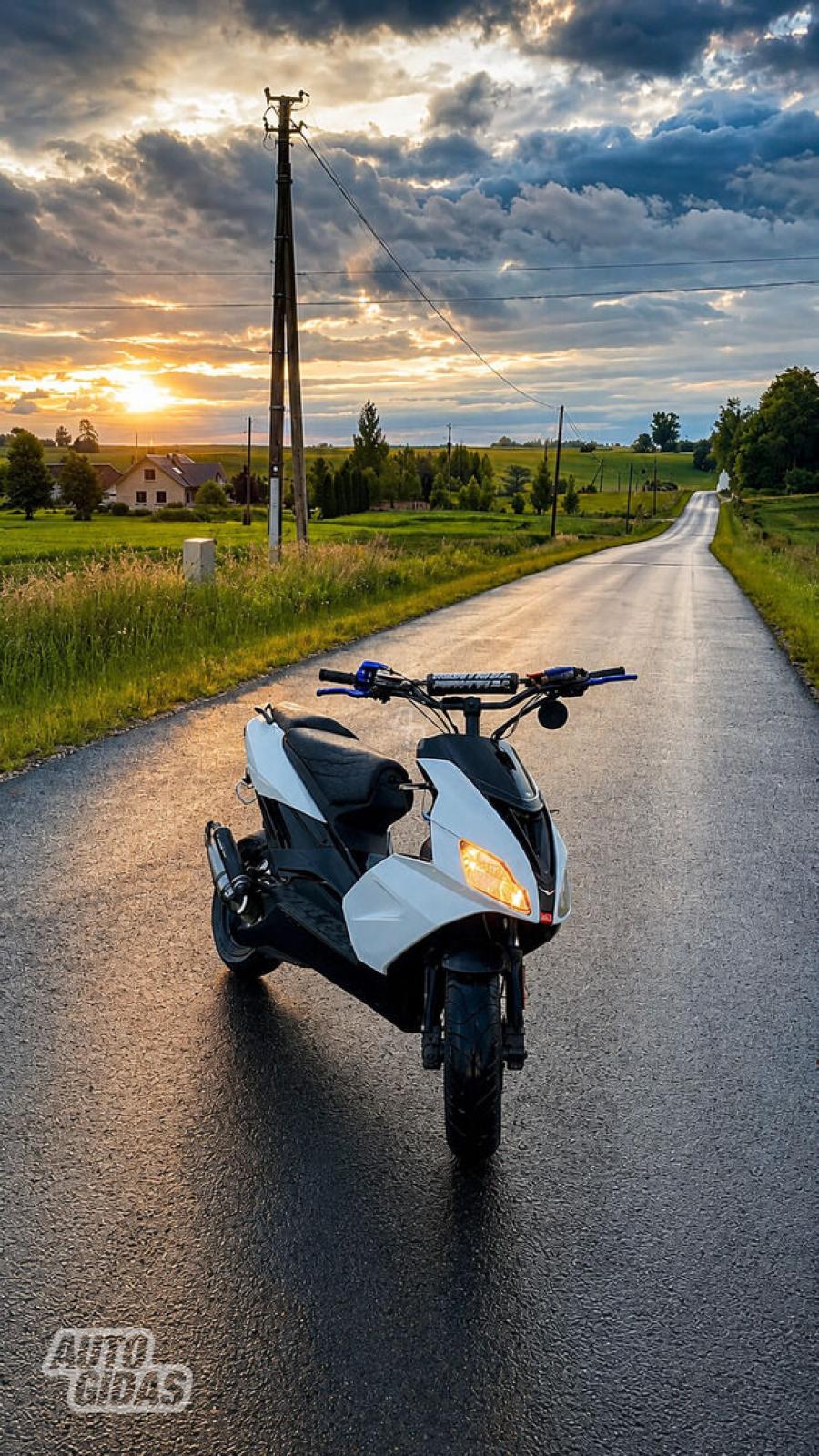 Aprilia SR 2007 in Alytus, with an engine capacity of 0.05 L and mileage of 23 thousand km for 1700 €, photo 1 on AUTOMOTO.COM.LV
