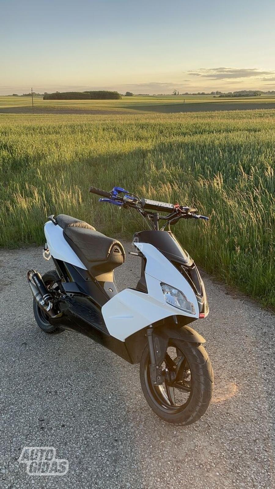 Aprilia SR 2007 in Alytus, with an engine capacity of 0.05 L and mileage of 23 thousand km for 1700 €, photo 3 on AUTOMOTO.COM.LV