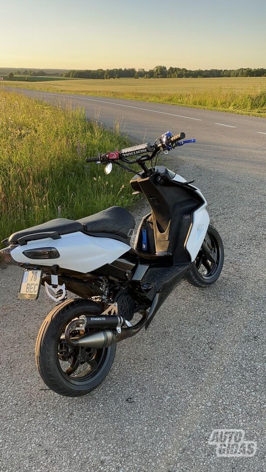 Aprilia SR 2007 in Alytus, with an engine capacity of 0.05 L and mileage of 23 thousand km for 1700 €, photo 4 on AUTOMOTO.COM.LV