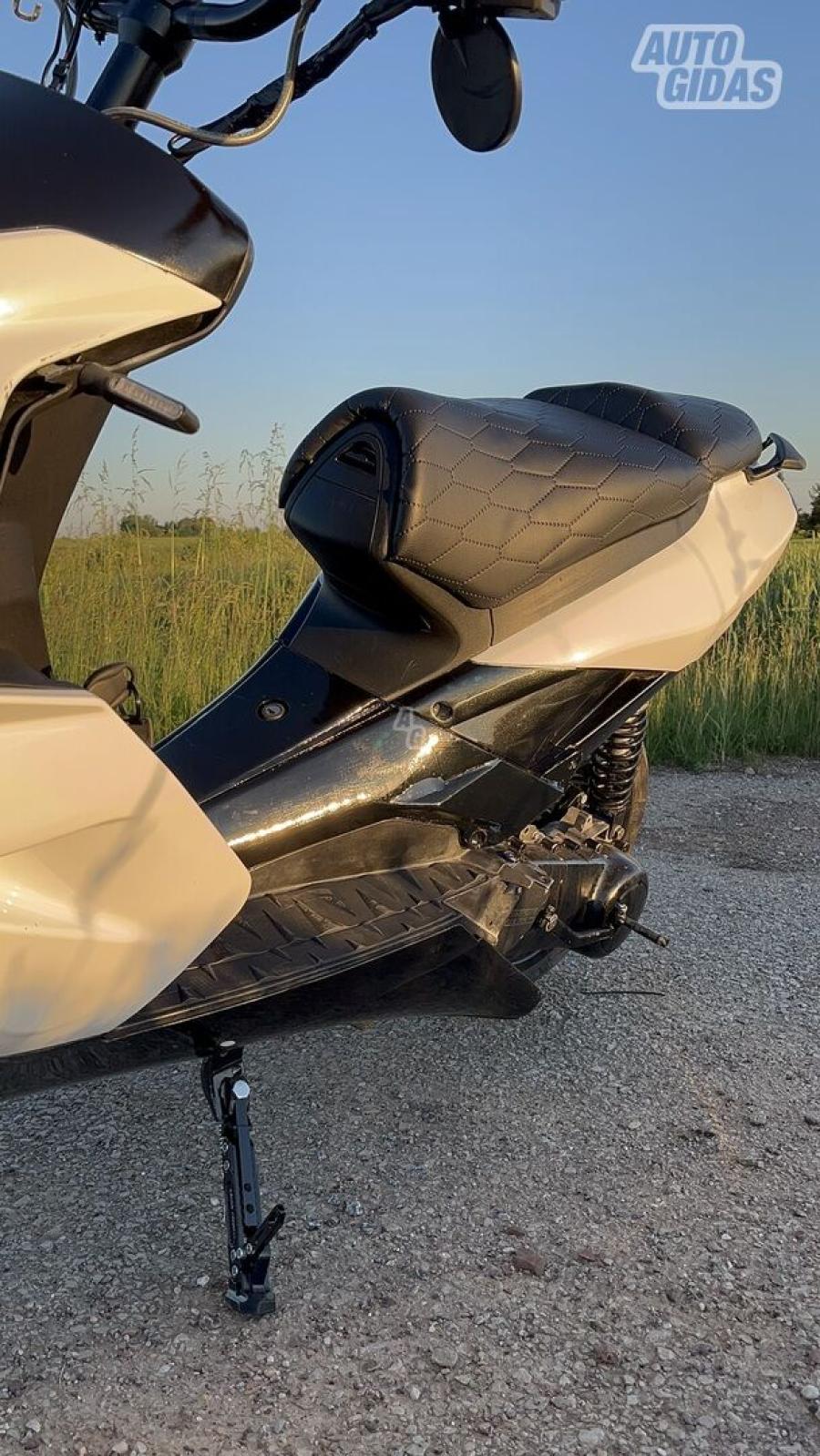 Aprilia SR 2007 in Alytus, with an engine capacity of 0.05 L and mileage of 23 thousand km for 1700 €, photo 7 on AUTOMOTO.COM.LV