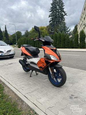 Априлия SR 2008 в Каунас, объемом двигателя 0.05 л и пробегом 9 тыс. км за 1050 €, фото 4 на AUTOMOTO.COM.LV