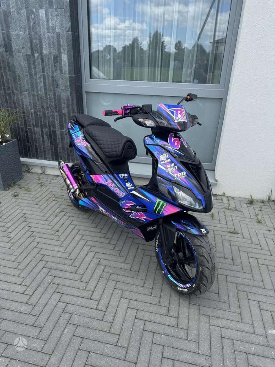 Aprilia SR 2008 in Alytus, with an engine capacity of 49.00 L and mileage of 24 thousand km for 1910 €, photo 1 on AUTOMOTO.COM.LV