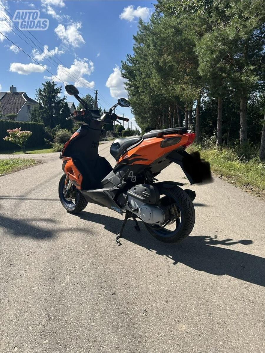 Aprilia SR 2008 Kauņa, ar dzinēja tilpumu 0.05 L un nobraukumu 9 tūkst. km par 1000 €, foto 7 vietnē AUTOMOTO.COM.LV