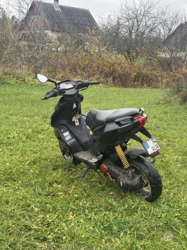 Aprilia SR 2009 in Alytus, with an engine capacity of 70.00 L and mileage of 25 thousand km for 1400 €, photo 4 on AUTOMOTO.COM.LV
