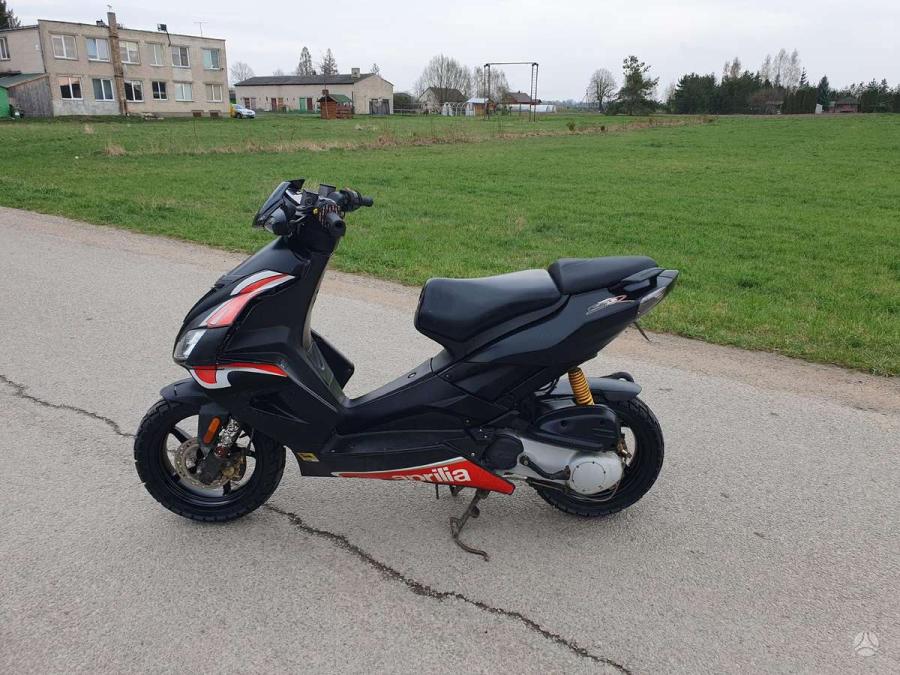 Aprilia SR 2009 in Marijampole, with an engine capacity of 49.00 L and mileage of 12 thousand km for 1050 €, photo 3 on AUTOMOTO.COM.LV