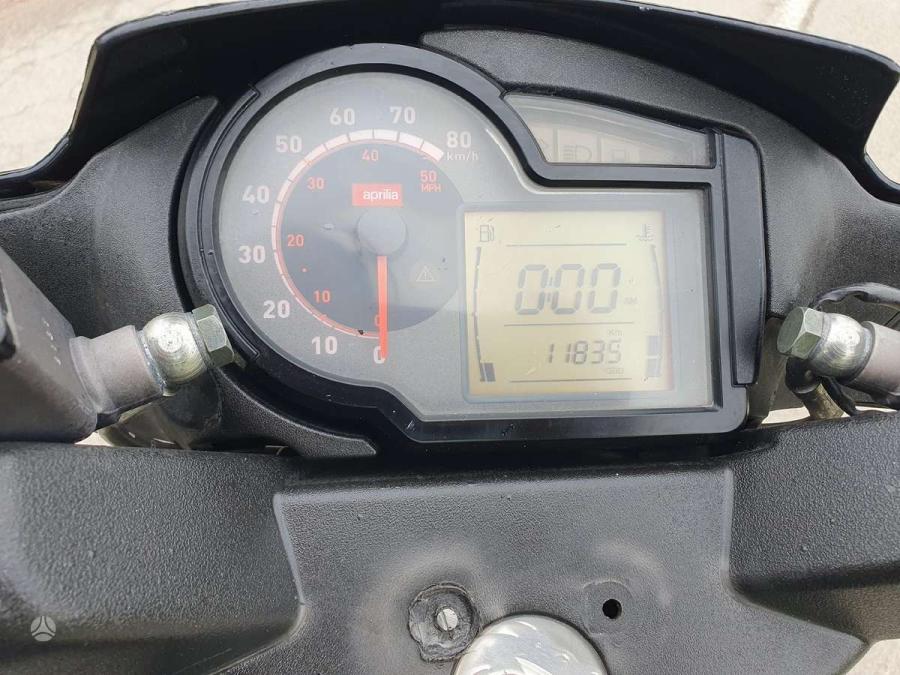Aprilia SR 2009 in Marijampole, with an engine capacity of 49.00 L and mileage of 12 thousand km for 1050 €, photo 9 on AUTOMOTO.COM.LV