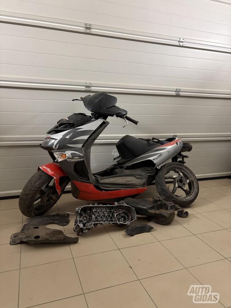 Aprilia SR 2009 Viļņa, ar dzinēja tilpumu 0.05 L un nobraukumu 0 tūkst. km par 150 €, foto 1 vietnē AUTOMOTO.COM.LV
