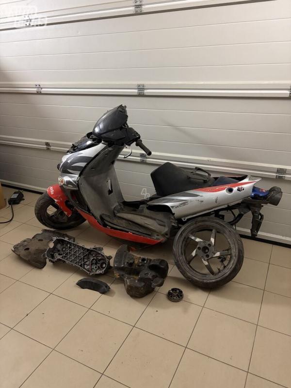 Aprilia SR 2009 Viļņa, ar dzinēja tilpumu 0.05 L un nobraukumu 0 tūkst. km par 150 €, foto 2 vietnē AUTOMOTO.COM.LV