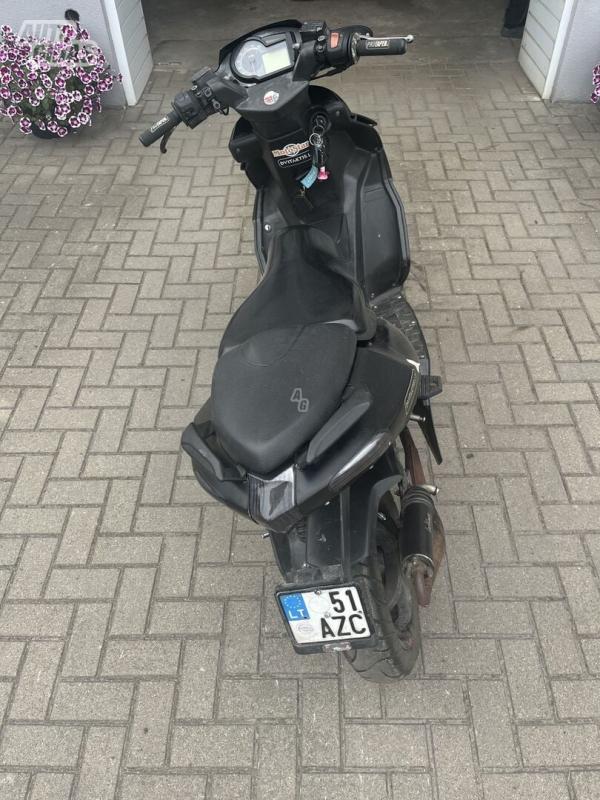 Aprilia SR 2009 in Panevezys, with an engine capacity of 0.00 L and mileage of 0 thousand km for 1100 €, photo 4 on AUTOMOTO.COM.LV