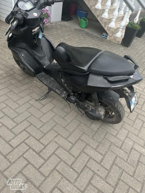 Aprilia SR 2009 in Panevezys, with an engine capacity of 0.00 L and mileage of 0 thousand km for 1100 €, photo 5 on AUTOMOTO.COM.LV