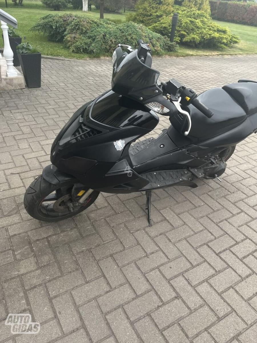 Aprilia SR 2009 in Panevezys, with an engine capacity of 0.00 L and mileage of 0 thousand km for 1100 €, photo 7 on AUTOMOTO.COM.LV