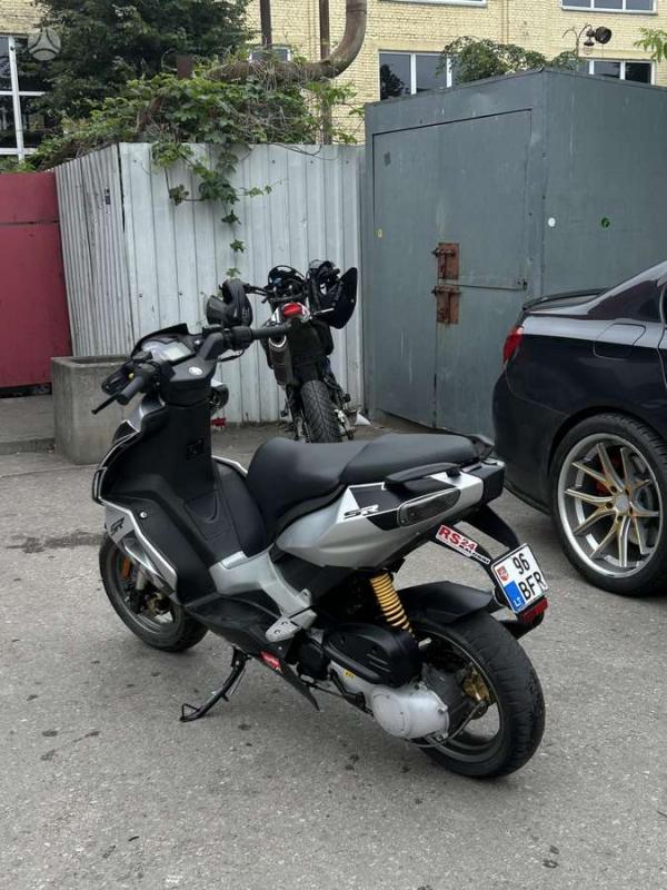 Aprilia SR 2009 in Kaunas, with an engine capacity of 49.00 L and mileage of 15 thousand km for 1550 €, photo 3 on AUTOMOTO.COM.LV