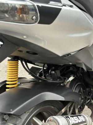 Aprilia SR 2009 Kauņa, ar dzinēja tilpumu 49.00 L un nobraukumu 15 tūkst. km par 1550 €, foto 6 vietnē AUTOMOTO.COM.LV
