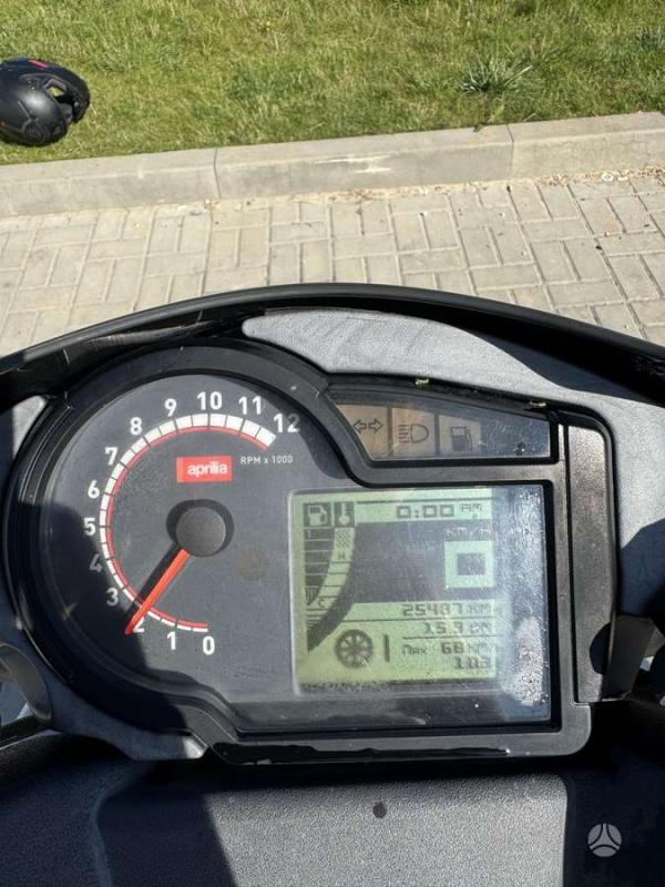 Aprilia SR 2009 Širvintos, ar dzinēja tilpumu 49.00 L un nobraukumu 25 tūkst. km par 1050 €, foto 9 vietnē AUTOMOTO.COM.LV