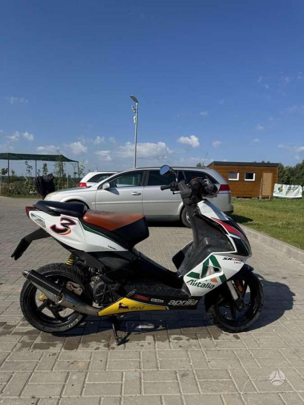 Априлия SR 2009 в Ширвинтос, объемом двигателя 49.00 л и пробегом 25 тыс. км за 1050 €, фото 2 на AUTOMOTO.COM.LV