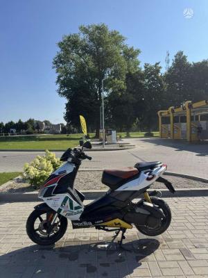 Aprilia SR 2009 Širvintos, ar dzinēja tilpumu 49.00 L un nobraukumu 25 tūkst. km par 1050 €, foto 7 vietnē AUTOMOTO.COM.LV