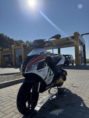 Aprilia SR 2009 Širvintos, ar dzinēja tilpumu 49.00 L un nobraukumu 25 tūkst. km par 1050 €, foto 8 vietnē AUTOMOTO.COM.LV
