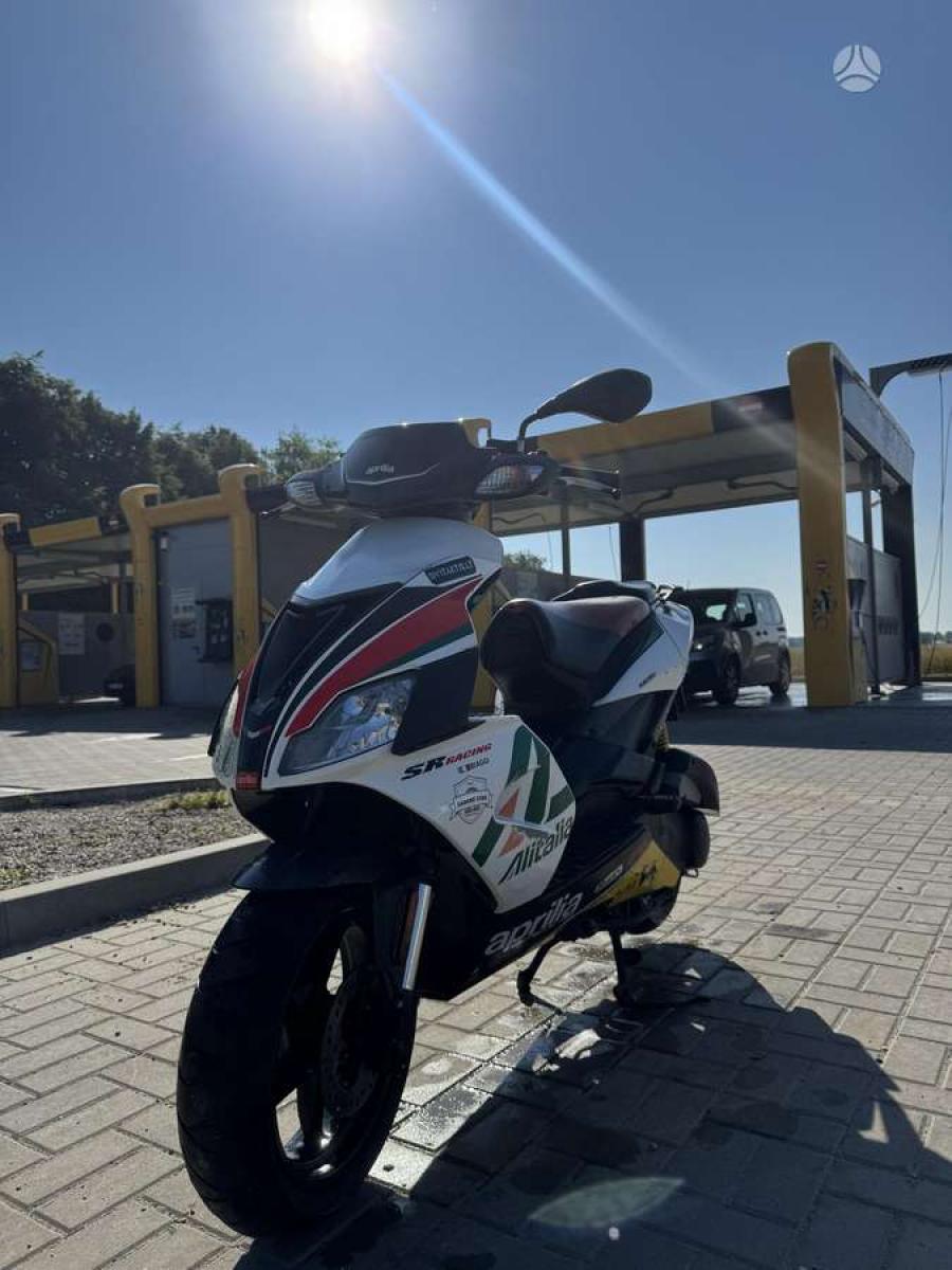 Aprilia SR 2009 Širvintos, ar dzinēja tilpumu 49.00 L un nobraukumu 25 tūkst. km par 1050 €, foto 8 vietnē AUTOMOTO.COM.LV