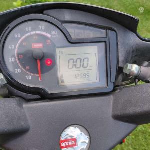 Априлия SR 2009 в Вильнюс, объемом двигателя 50.00 л и пробегом 13 тыс. км за 1550 €, фото 9 на AUTOMOTO.COM.LV