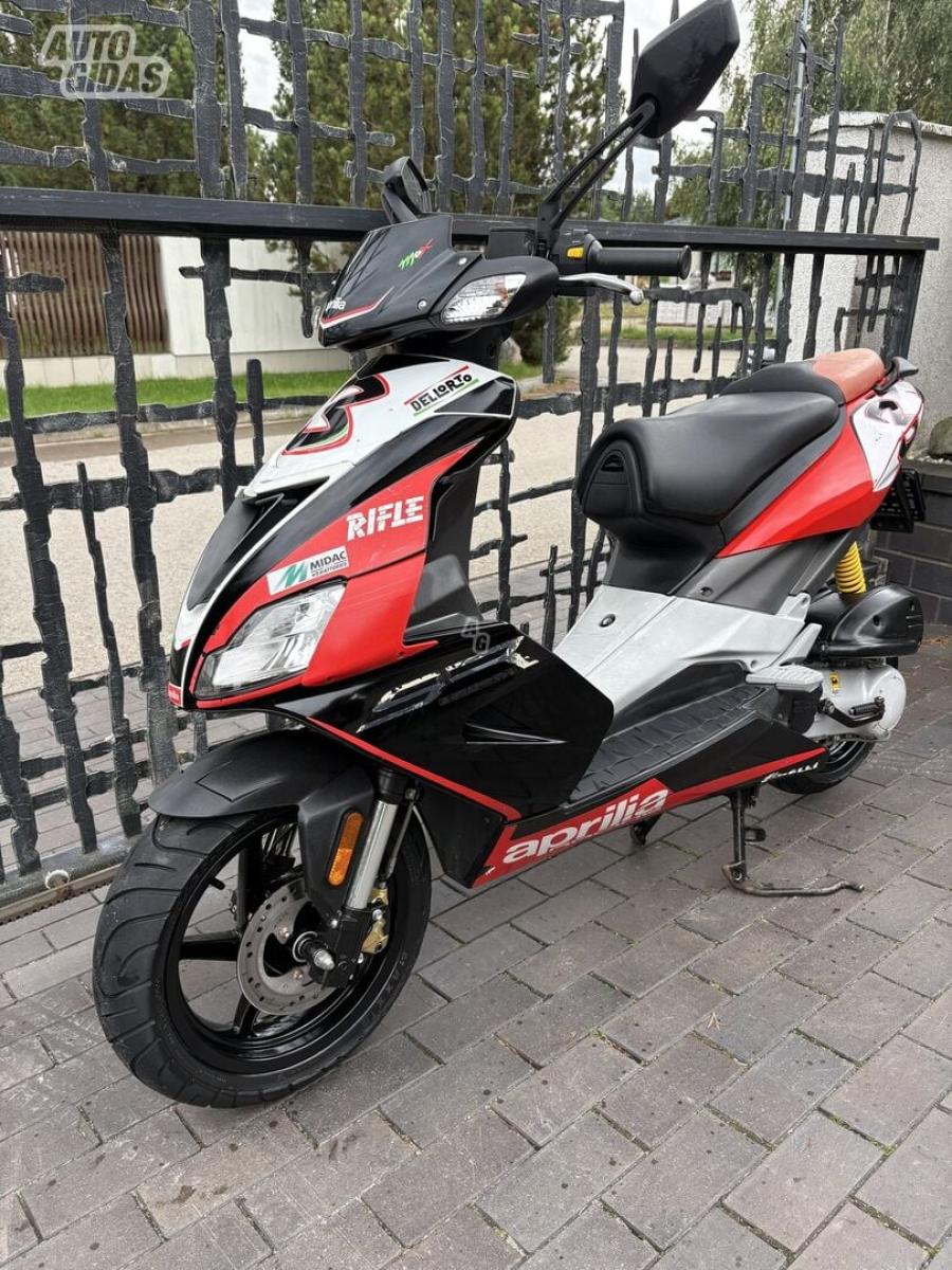 Aprilia SR 2010 Kauņa, ar dzinēja tilpumu 0.05 L un nobraukumu 27 tūkst. km par 1050 €, foto 1 vietnē AUTOMOTO.COM.LV