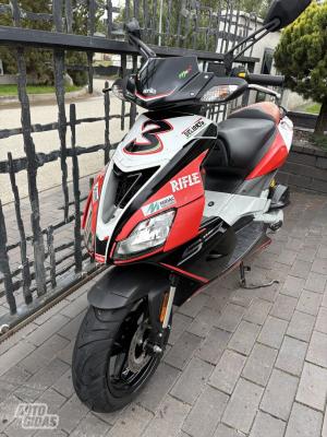 Aprilia SR 2010 Kauņa, ar dzinēja tilpumu 0.05 L un nobraukumu 27 tūkst. km par 1050 €, foto 3 vietnē AUTOMOTO.COM.LV