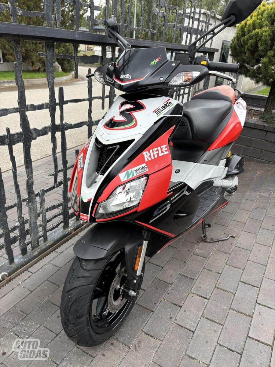 Aprilia SR 2010 Kauņa, ar dzinēja tilpumu 0.05 L un nobraukumu 27 tūkst. km par 1050 €, foto 3 vietnē AUTOMOTO.COM.LV