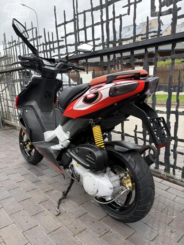 Aprilia SR 2010 Kauņa, ar dzinēja tilpumu 0.05 L un nobraukumu 27 tūkst. km par 1050 €, foto 5 vietnē AUTOMOTO.COM.LV