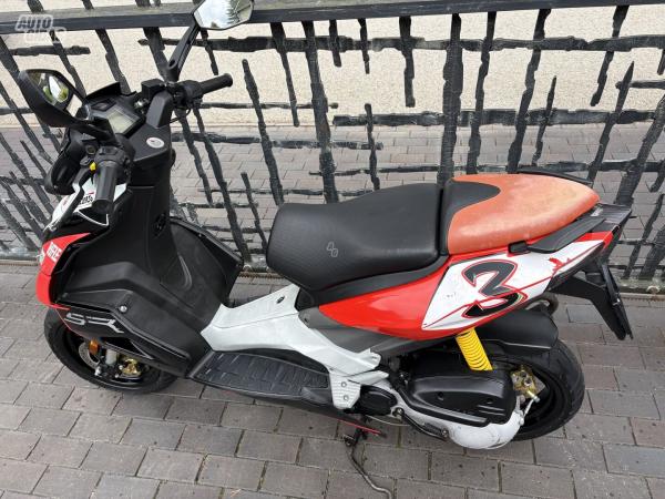 Aprilia SR 2010 Kauņa, ar dzinēja tilpumu 0.05 L un nobraukumu 27 tūkst. km par 1050 €, foto 6 vietnē AUTOMOTO.COM.LV