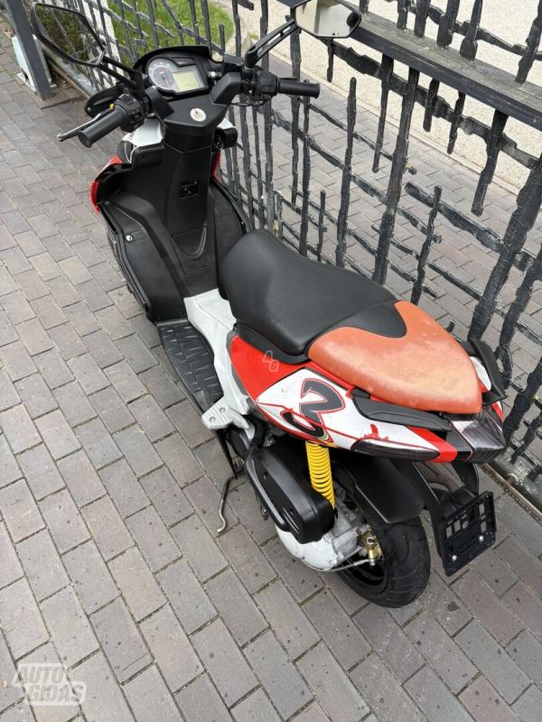 Aprilia SR 2010 Kauņa, ar dzinēja tilpumu 0.05 L un nobraukumu 27 tūkst. km par 1050 €, foto 7 vietnē AUTOMOTO.COM.LV