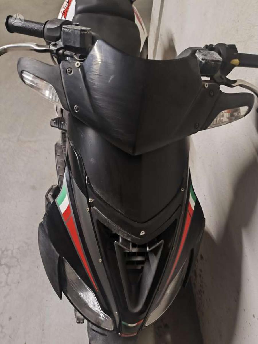 Aprilia SR 2012 Viļņa, ar dzinēja tilpumu 0.00 L un nobraukumu 24 tūkst. km par 1150 €, foto 7 vietnē AUTOMOTO.COM.LV