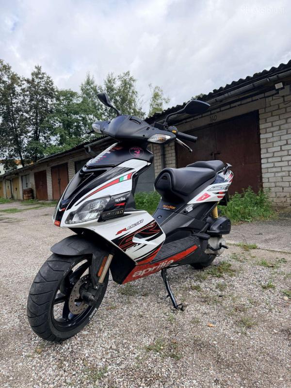 Aprilia SR 2012 Druskininkai, ar dzinēja tilpumu 0.00 L un nobraukumu 19 tūkst. km par 1600 €, foto 1 vietnē AUTOMOTO.COM.LV
