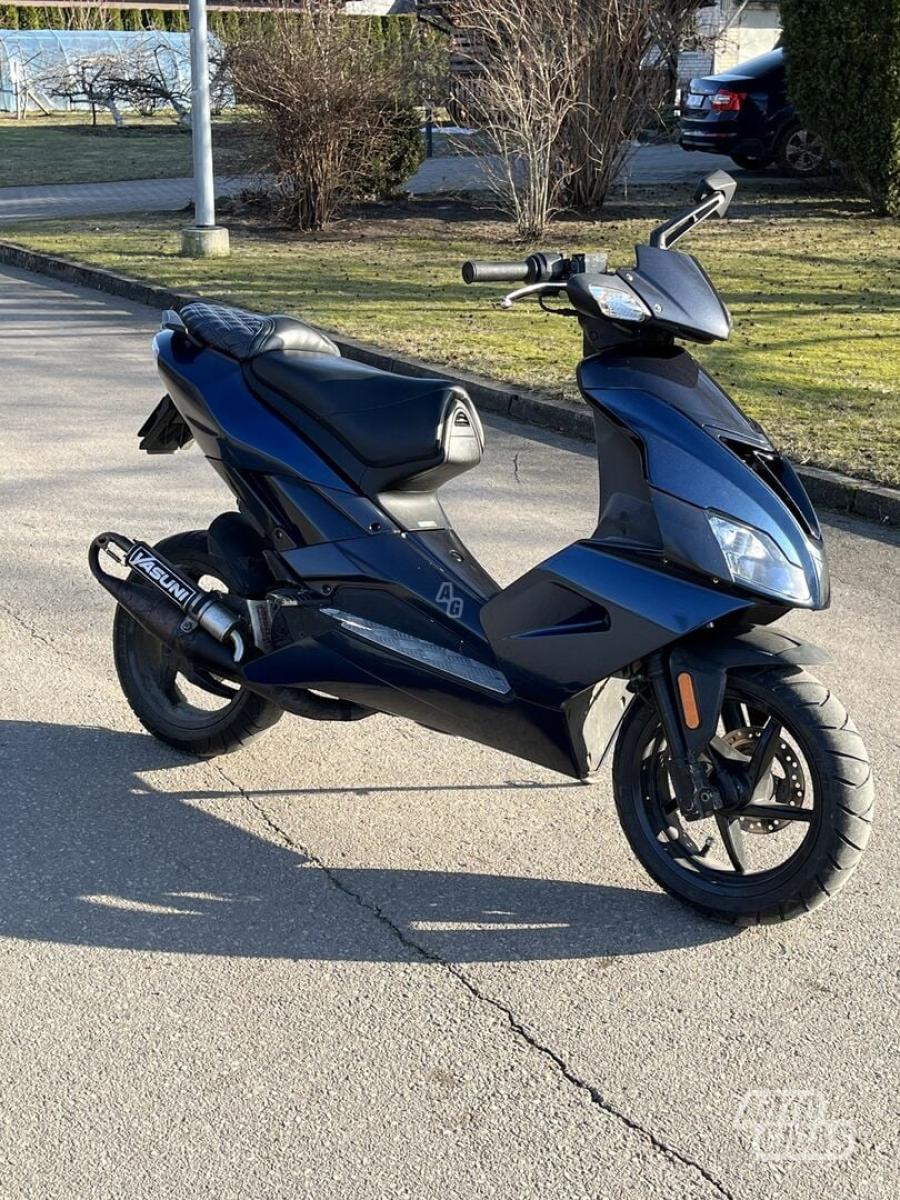 Aprilia SR 2013 Viļņa, ar dzinēja tilpumu 0.07 L un nobraukumu 23 tūkst. km par 1750 €, foto 1 vietnē AUTOMOTO.COM.LV