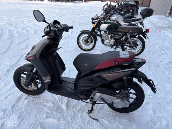 Aprilia SR 2014 Kelmė, ar dzinēja tilpumu 0.05 L un nobraukumu 7 tūkst. km par 615 €, foto 5 vietnē AUTOMOTO.COM.LV
