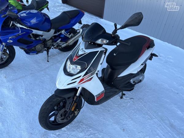 Aprilia SR 2014 Kelmė, ar dzinēja tilpumu 0.05 L un nobraukumu 20 tūkst. km par 675 €, foto 6 vietnē AUTOMOTO.COM.LV