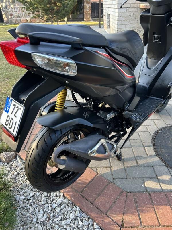 Aprilia SR 2014 Marijampole, ar dzinēja tilpumu 0.00 L un nobraukumu 0 tūkst. km par 1500 €, foto 5 vietnē AUTOMOTO.COM.LV