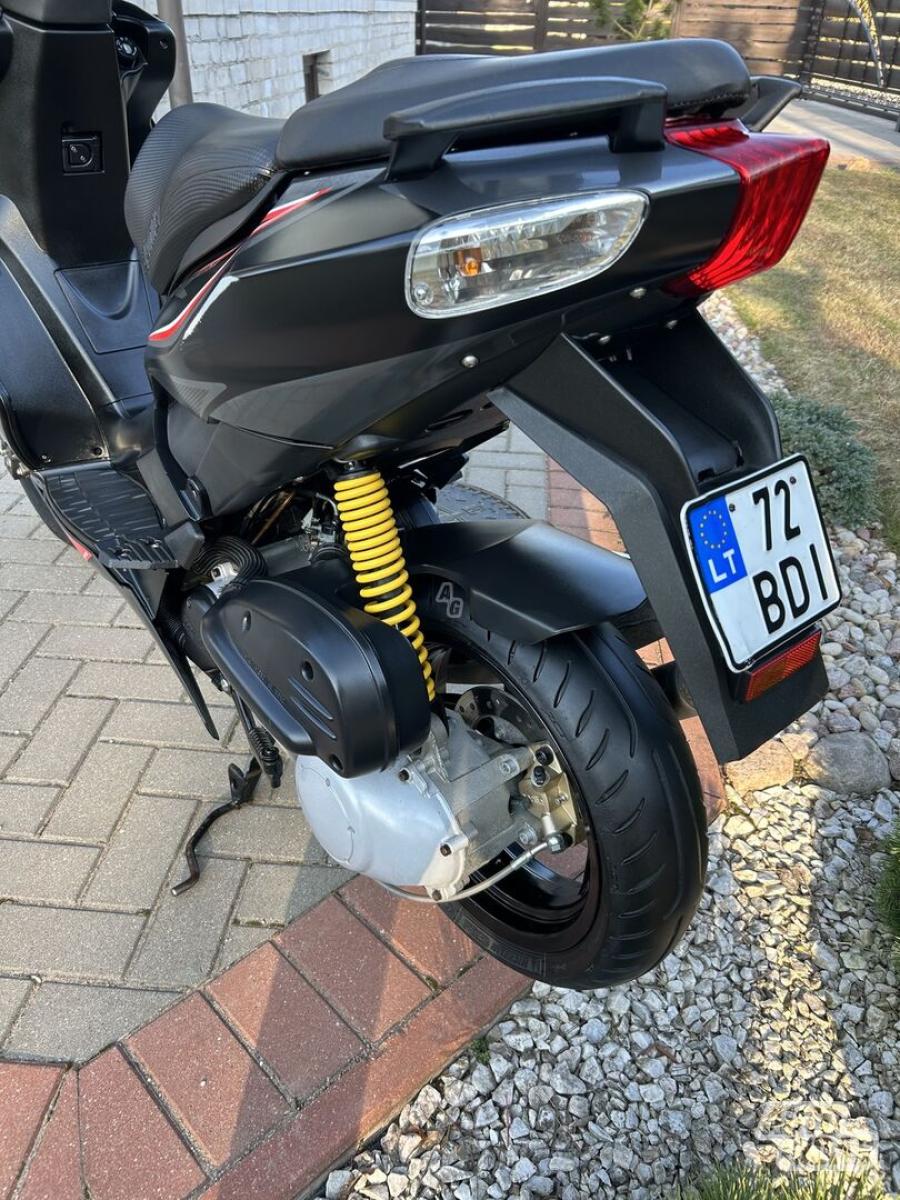 Aprilia SR 2014 Marijampole, ar dzinēja tilpumu 0.00 L un nobraukumu 0 tūkst. km par 1500 €, foto 6 vietnē AUTOMOTO.COM.LV