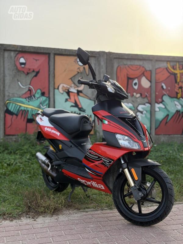 Aprilia SR 2014 Klaipėda, ar dzinēja tilpumu 0.05 L un nobraukumu 16 tūkst. km par 1799 €, foto 1 vietnē AUTOMOTO.COM.LV