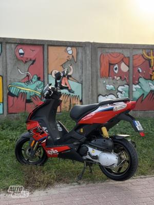 Aprilia SR 2014 Klaipėda, ar dzinēja tilpumu 0.05 L un nobraukumu 16 tūkst. km par 1799 €, foto 4 vietnē AUTOMOTO.COM.LV