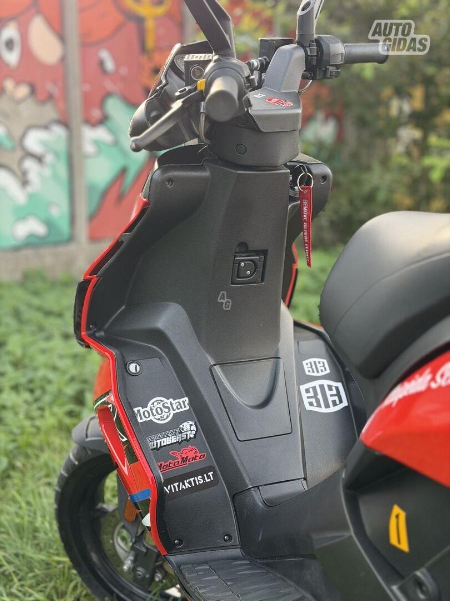 Aprilia SR 2014 Klaipėda, ar dzinēja tilpumu 0.05 L un nobraukumu 16 tūkst. km par 1799 €, foto 10 vietnē AUTOMOTO.COM.LV