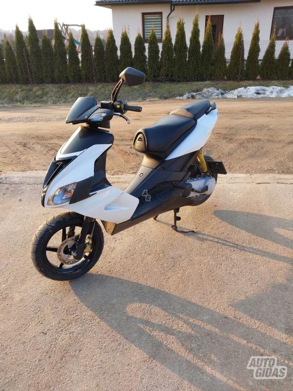 Aprilia SR 2016 in Utena, with an engine capacity of 0.00 L and mileage of 0 thousand km for 1250 €, photo 1 on AUTOMOTO.COM.LV