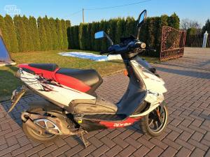 Aprilia SR 2016 Jurbarkas, ar dzinēja tilpumu 0.05 L un nobraukumu 17 tūkst. km par 1500 €, foto  vietnē AUTOMOTO.COM.LV
