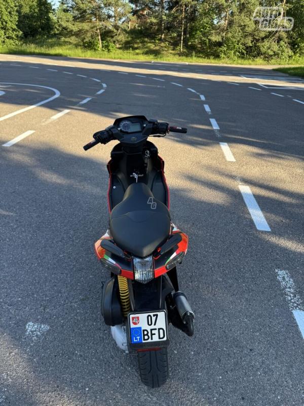 Aprilia SR 2016 in Trakai, with an engine capacity of 0.05 L and mileage of 15 thousand km for 1700 €, photo 4 on AUTOMOTO.COM.LV