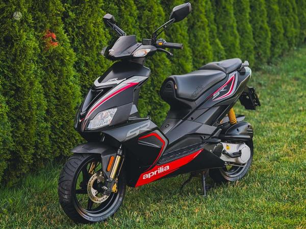 Aprilia SR 2016 in Klaipeda, with an engine capacity of 49.00 L and mileage of 9 thousand km for 1699 €, photo 1 on AUTOMOTO.COM.LV