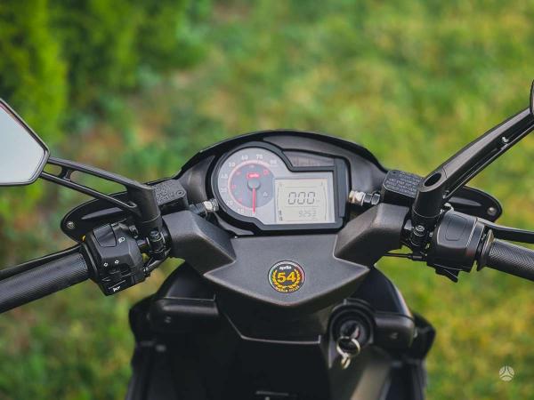 Aprilia SR 2016 in Klaipeda, with an engine capacity of 49.00 L and mileage of 9 thousand km for 1699 €, photo 10 on AUTOMOTO.COM.LV